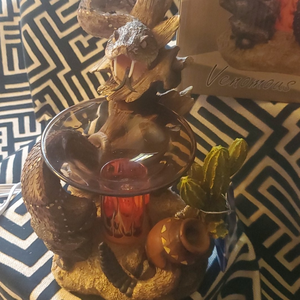 Electric Rattle Snake Oil Burner - Gem